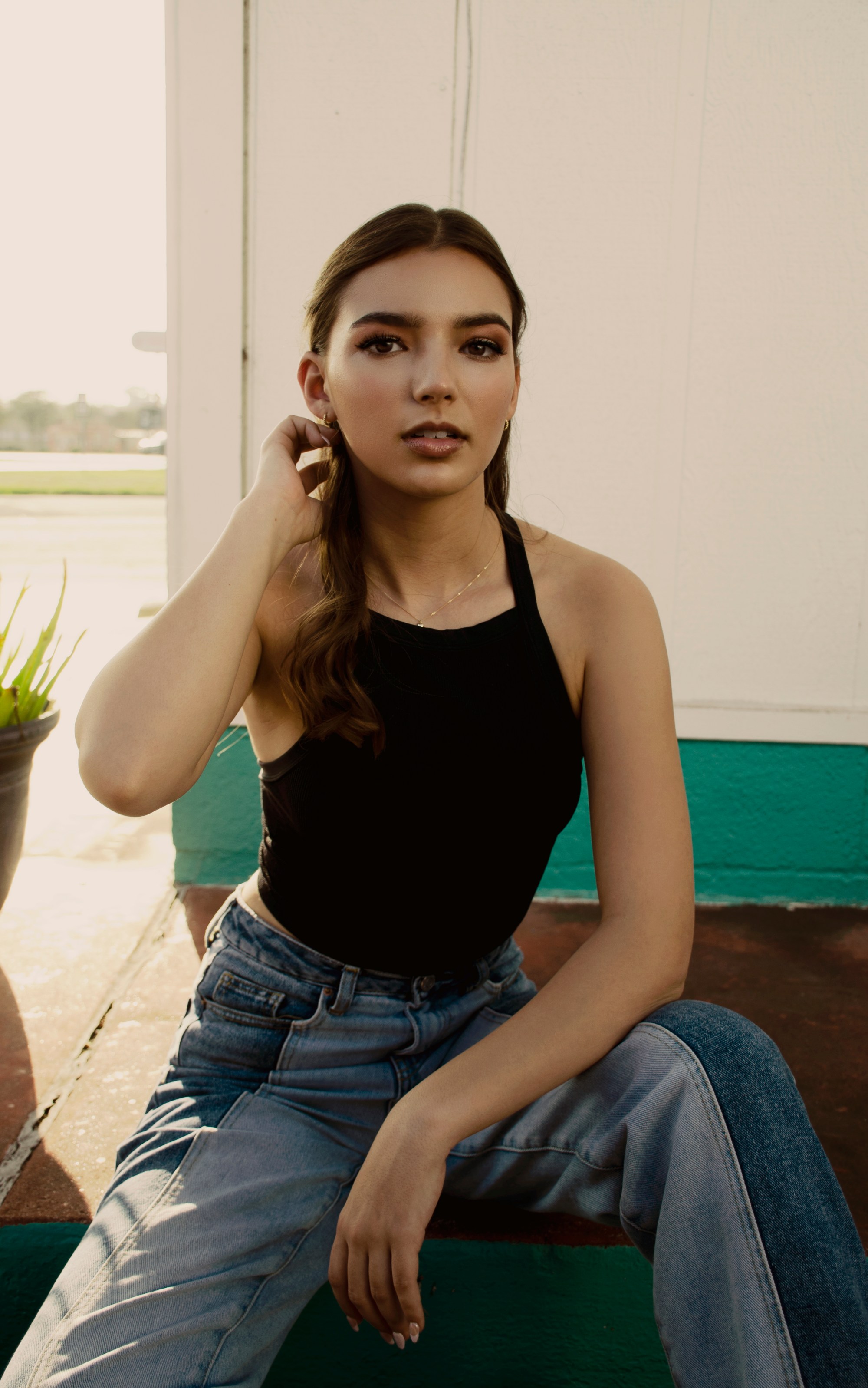 Chloe – Sunflower Stills